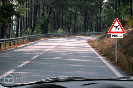 O sinal indica: [2320] - Testes de Código 2025