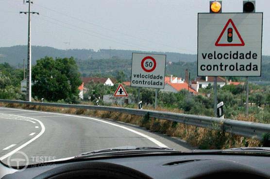 A velocidade controlada pela sinalização é: [3431] - Testes de Código 2025