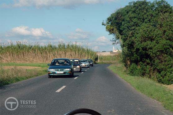 Nesta situação, o que me deve levar a moderar a velocidade? [3602 ...